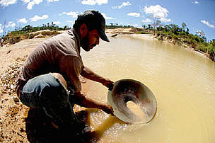 Equipe de comunicação passa um dia e uma noite no garimpo | WWF Brasil